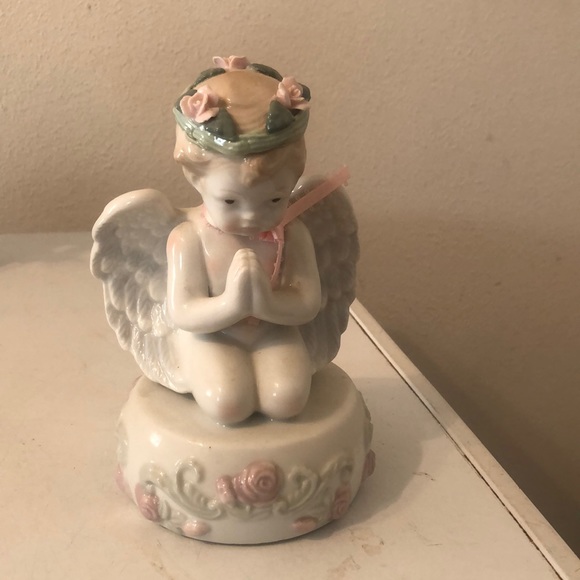 Other | Vintage Praying Angel Music Box White With Pink Flowers And ...